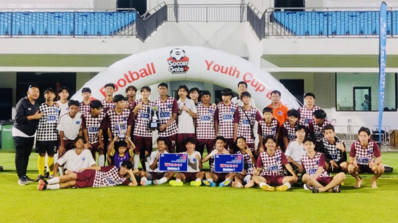 สะเทือนอาเซียน!! Plookpanya Blue phoenix ผงาดดับเบิ้ลแชมป์ CCFA ...